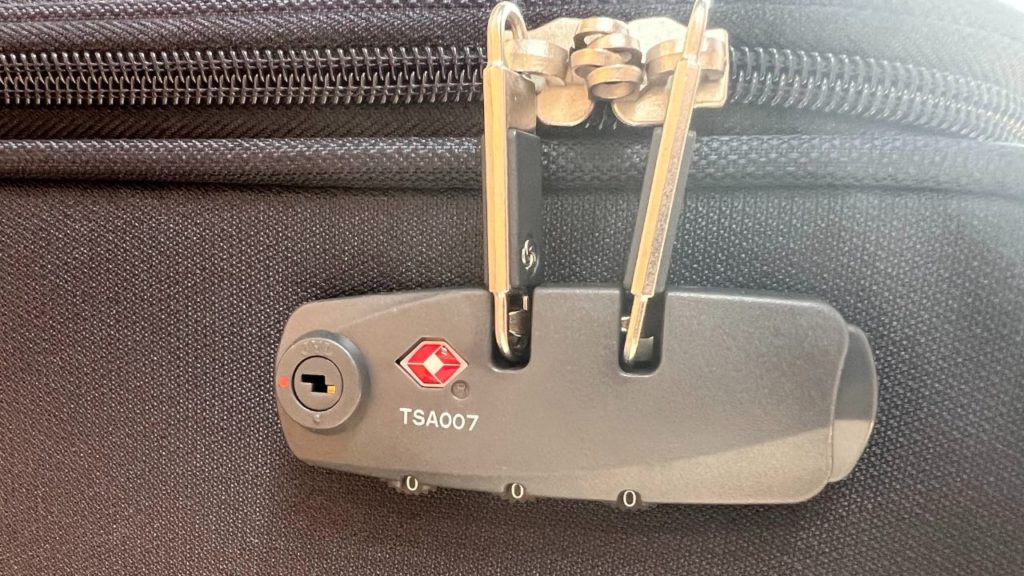 Samsonite Base Boost Upright 55/20 Handgepäck-Koffer Review